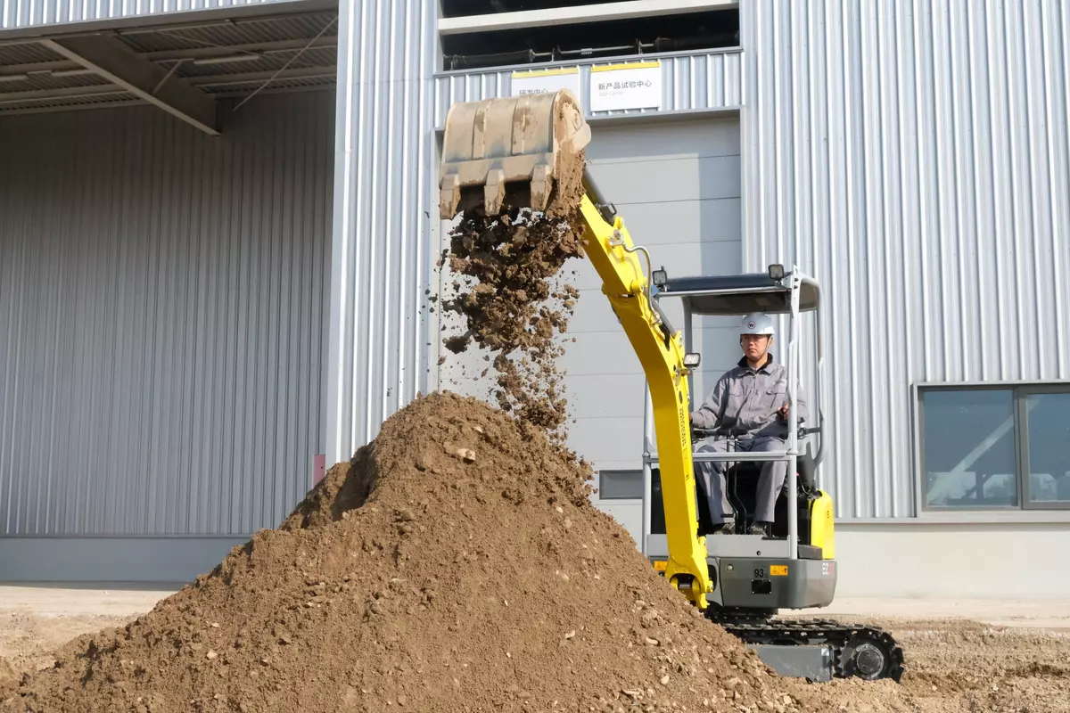 EZ20 Tracked Zero Tail excavator | Wacker Neuson